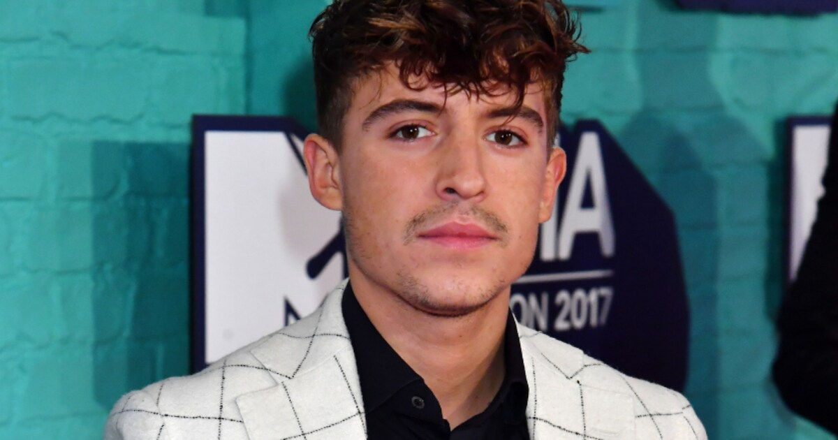 Lil Kleine gespot met 'bekende brunette' in De Pijp | Flair