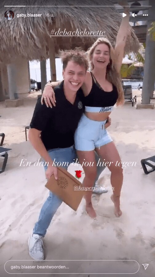 Gaby Blaaser op Curaçao gespot met ex-deelnemer De Bachelorette | Flair