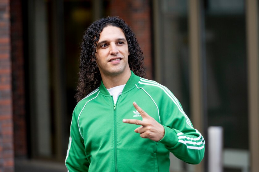 Aangifte gedaan tegen Ali B, management ontkent: ‘Nooit misbruik gemaakt van zijn positie’ | Flair