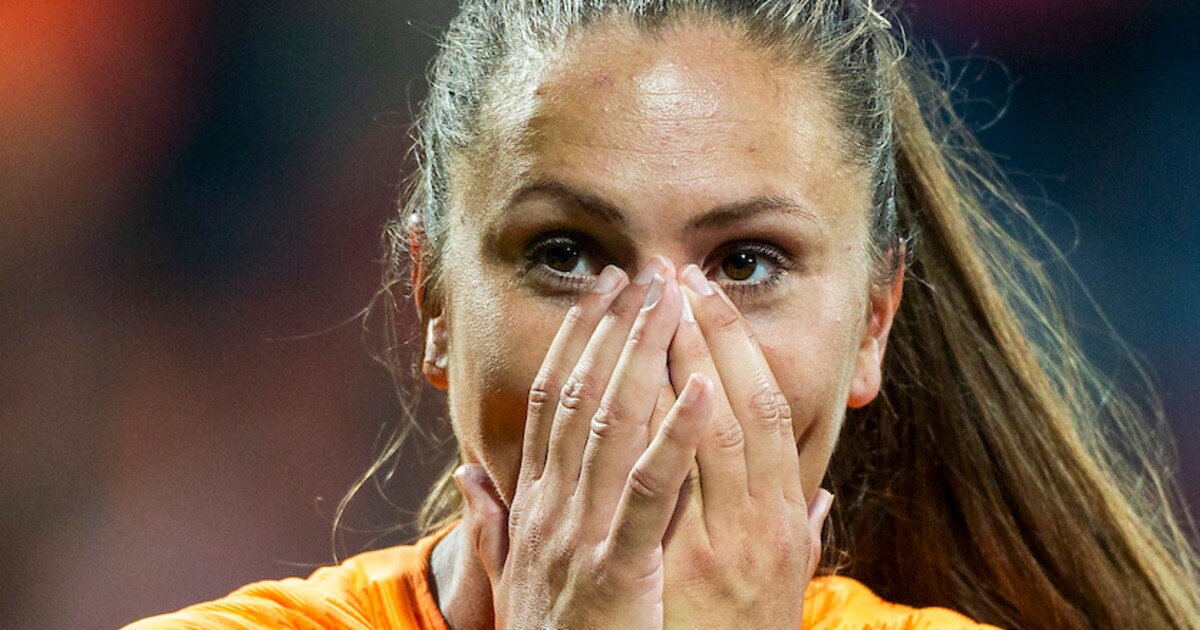Lieke Martens ten huwelijk gevraagd door haar vriend Benjamin van Leer ...