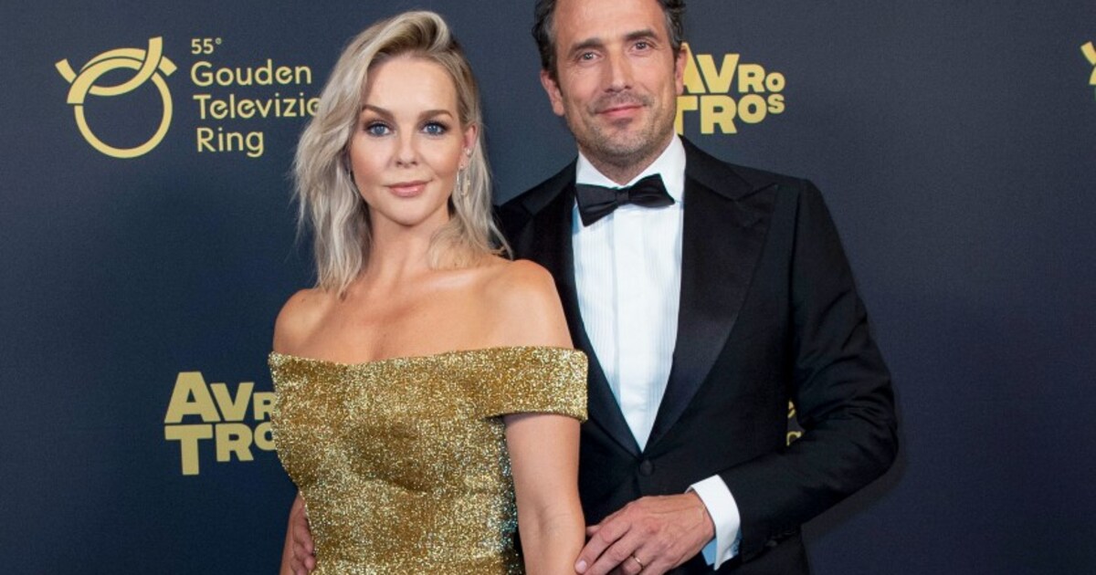 Chantal Janzen feliciteert jarige man, tot afgrijzen van geliefde Marco zelf