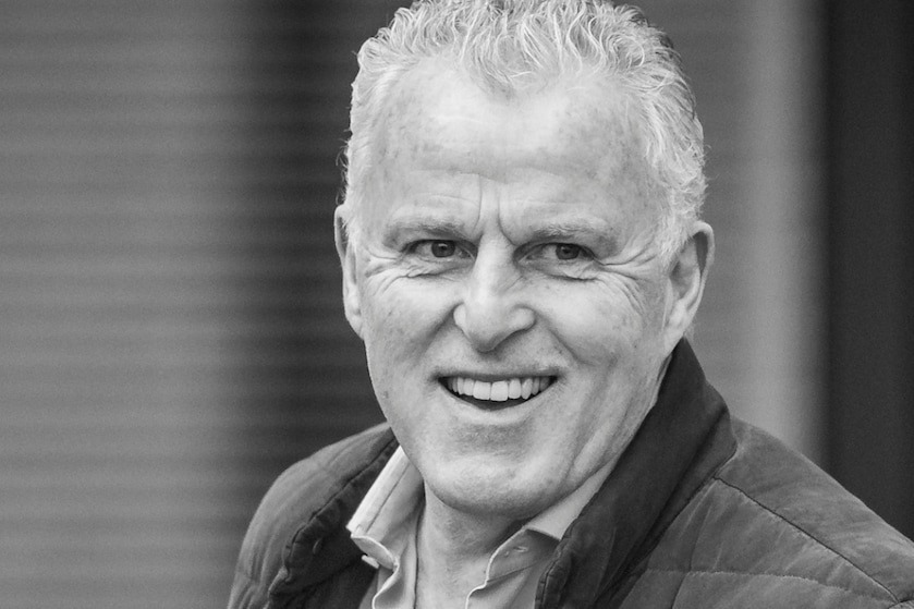 Roycde de Vries herdenkt vader Peter R. de Vries met foto | Flair