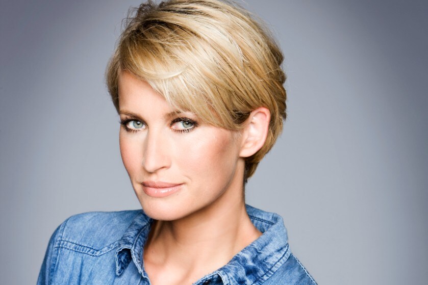 Anouk Smulders maakt kennis met paardentherapie: “Het paard spiegelt je gedrag en geeft je ...