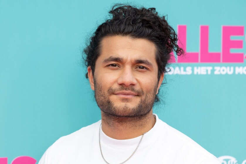‘GTST’-ster Alkan Çöklü deelt pikante foto van ontbloot bovenlijf