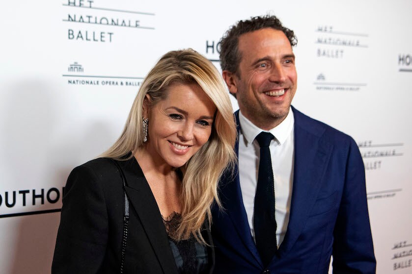 Man Chantal Janzen verblijdt haar met lief bericht én hilarische foto | Flair