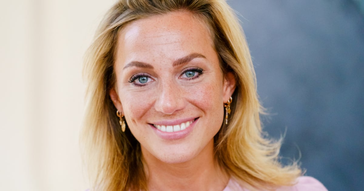 Fien Vermeulen toont bijzondere cover eigen boek | Flair