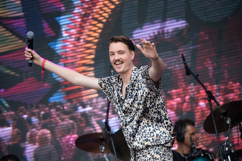 Dít is de bloedmooie vriendin van Bram Krikke (dat háár!) | Flair