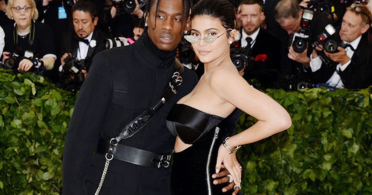 Bodyguard Kylie Jenner ontkent, maar lijkt wel héél erg op baby Stormi ...