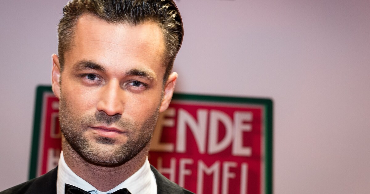 Oeh la la! Jan Kooijman showt razendsnel strak getraind lichaam | Flair