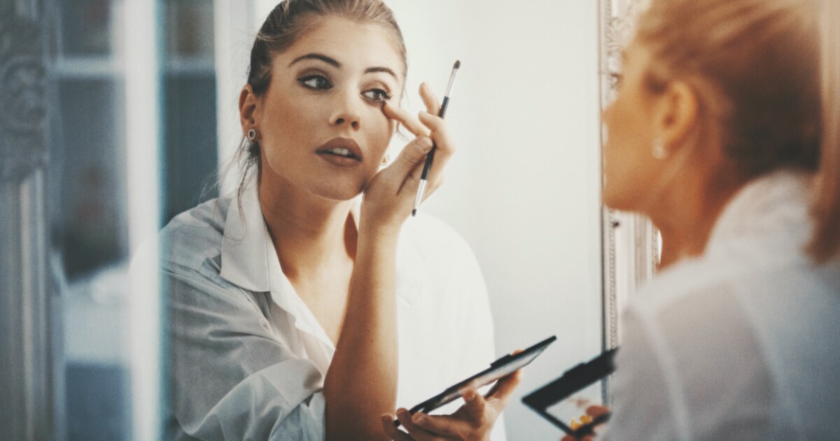 Dit make-up product kun je het beste weggooien na een griepje - Flair ...