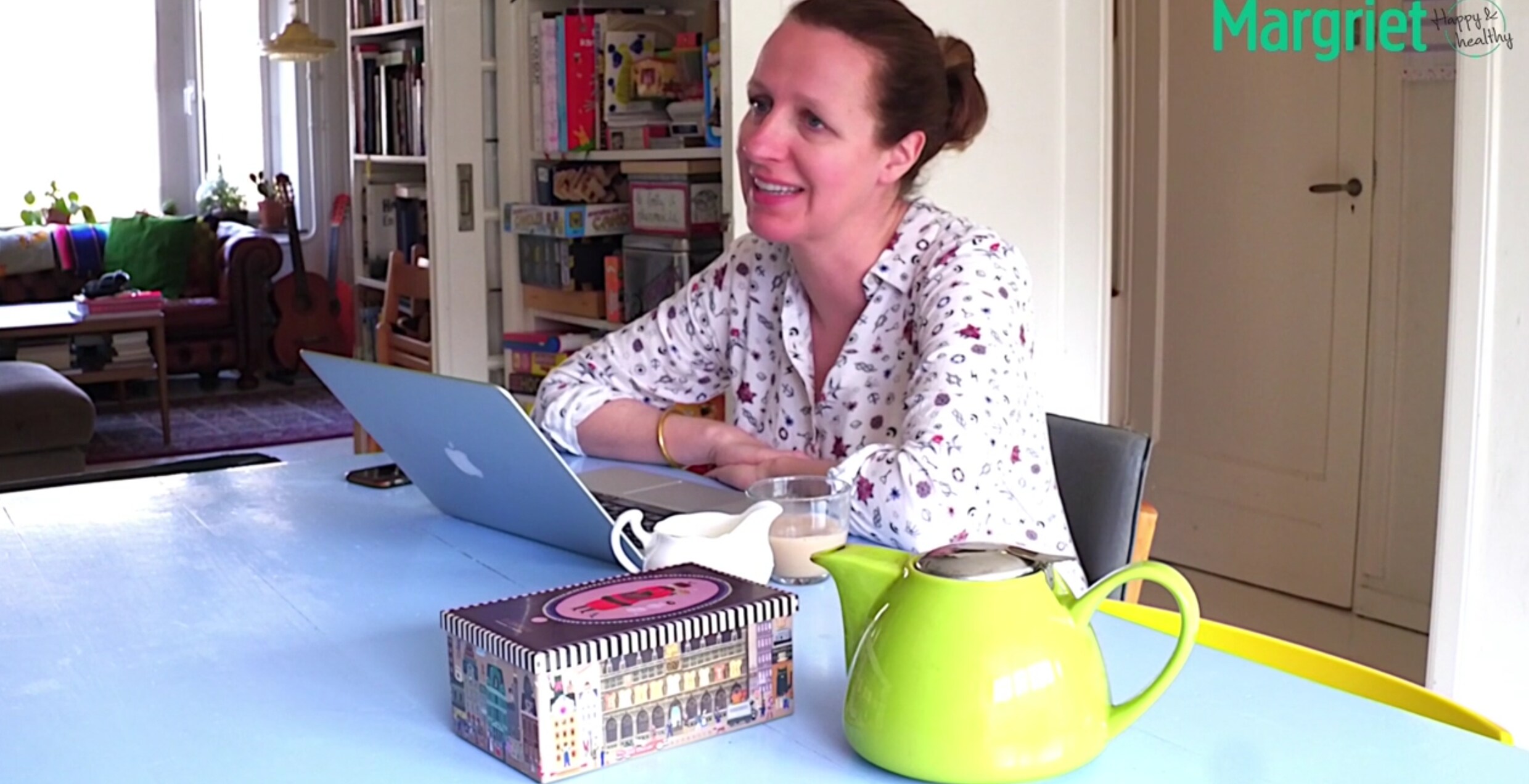 Filmpje: op de koffie bij Aaf Brandt Corstius - Flair - Voor jou, over ...