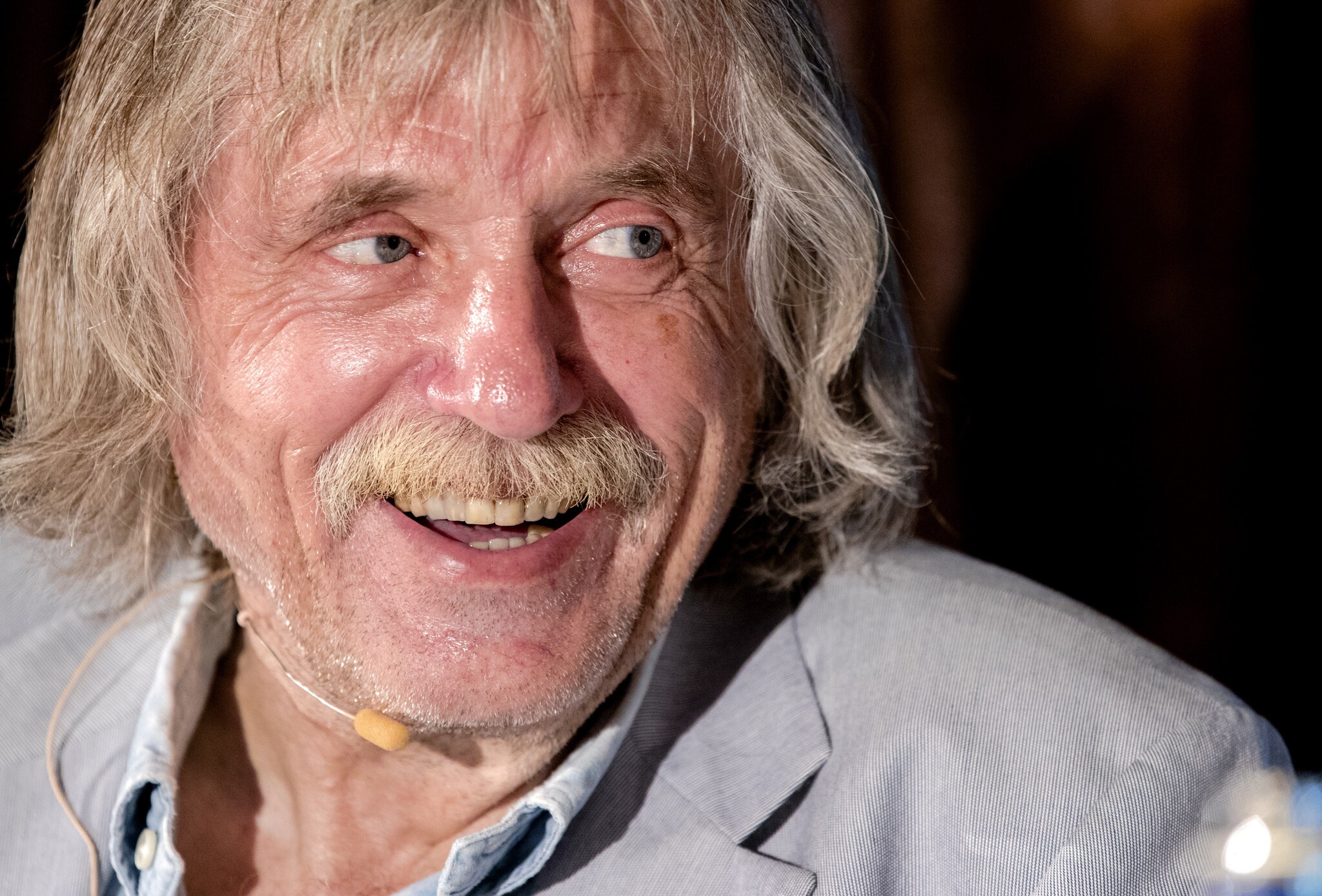 Oei: Johan Derksen haalt uit naar Loretta Schrijver - Flair - Voor jou ...
