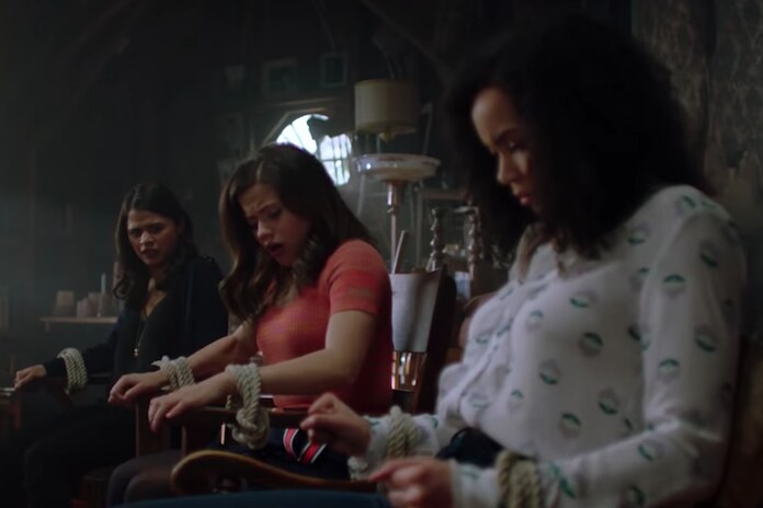 Zien: dit is de eerste trailer van de remake van 'Charmed' | Flair