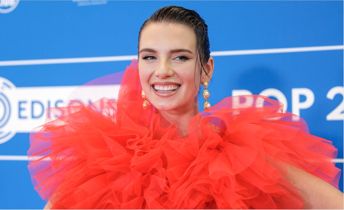 Zangeres Maan smoorverliefd op Karel van Goldband