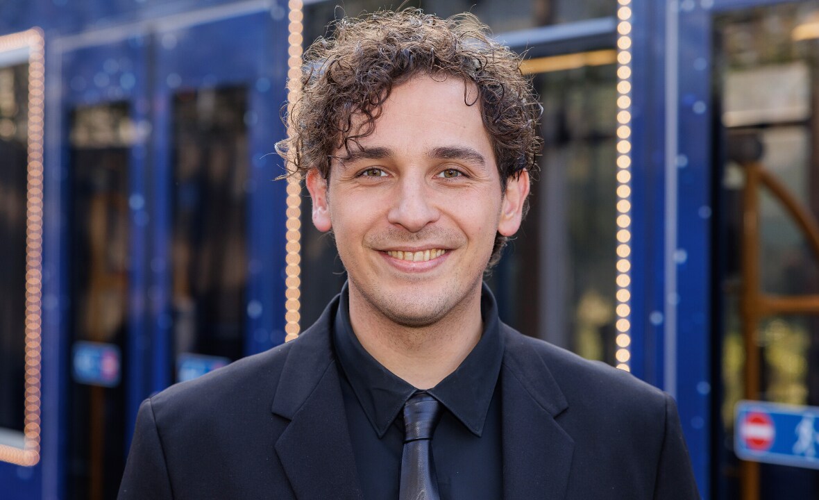 Zanger Nielson reageert op geruchten over vreemdgaan | Flair