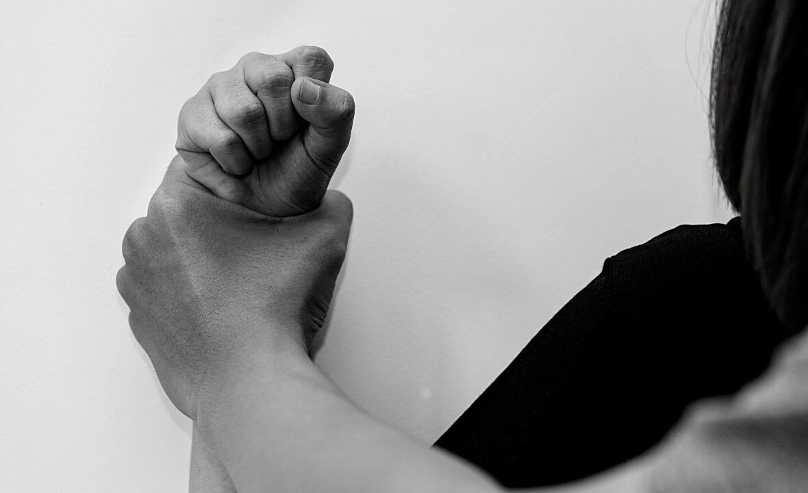 1 op de 6 mannen vindt geweld tegen vrouwen acceptabel | Flair