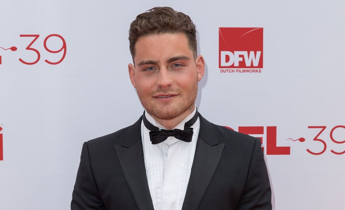 Oh no: Douwe Bob mist belangrijke mijlpaal van zijn kind | Flair