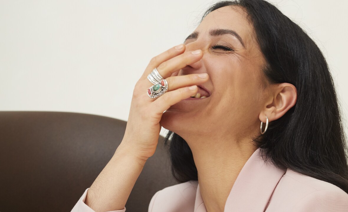 Roshanak woonde Iran: ‘Mijn tante zonder hoofddoek deur uit | Flair