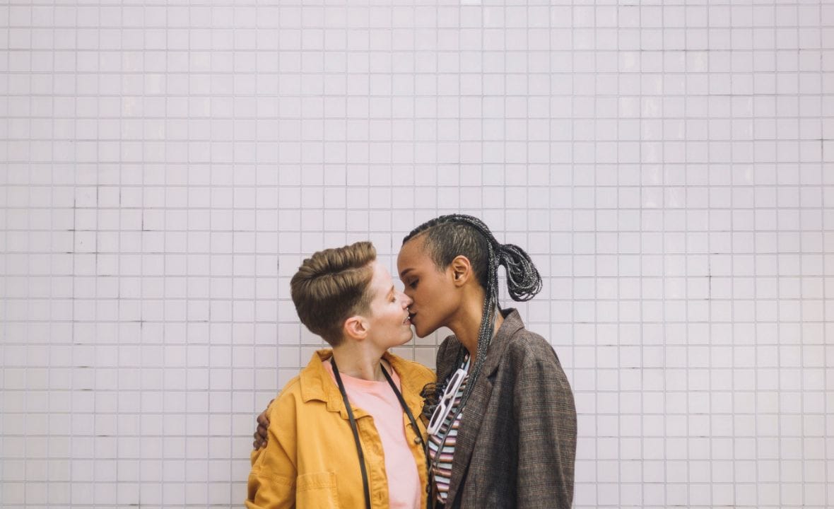 Deze 3 sterrenbeelden kunnen het beste tongzoenen