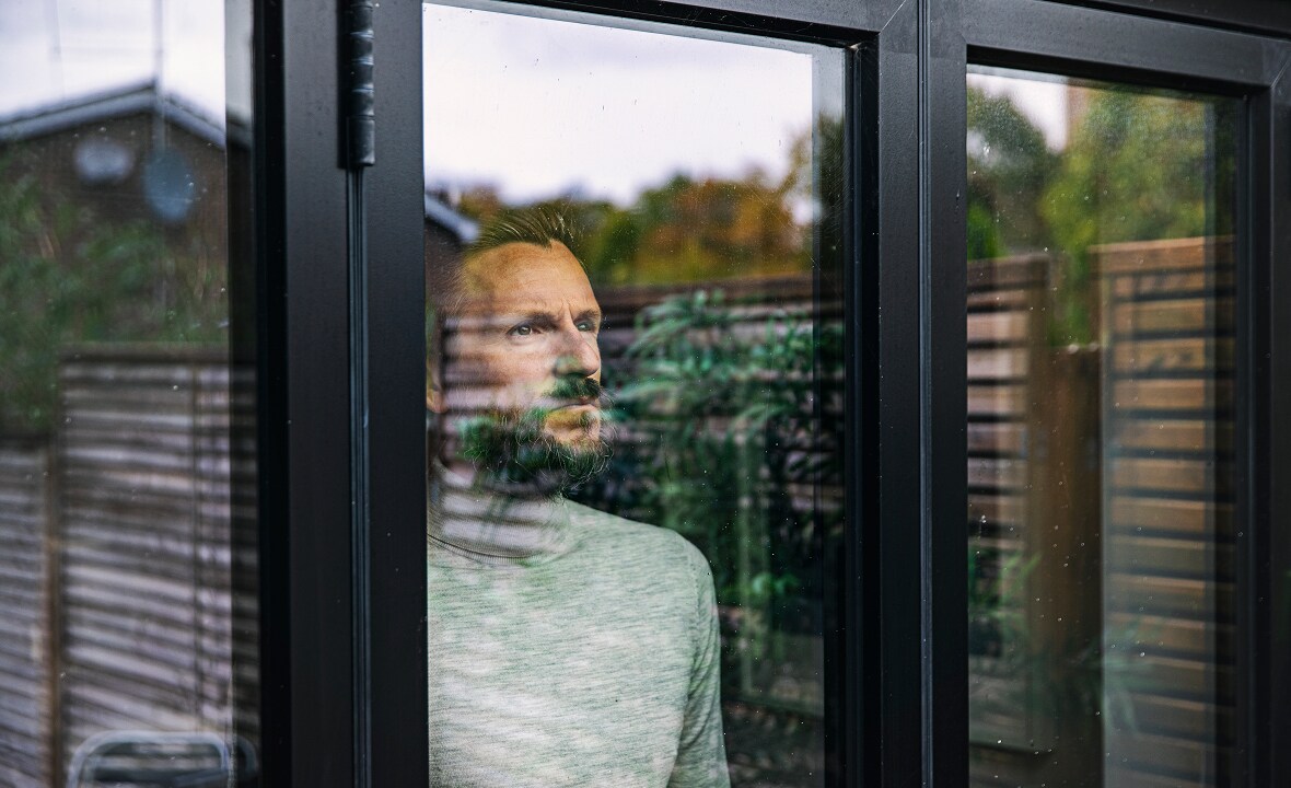 Mannengeheimen: ‘Ik begluur mijn naakte buurvrouw’ | Flair