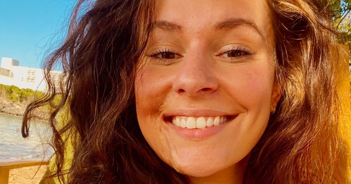 Sidny (26): ‘Toen we sliepen, vloog onze tent in brand’ | Flair