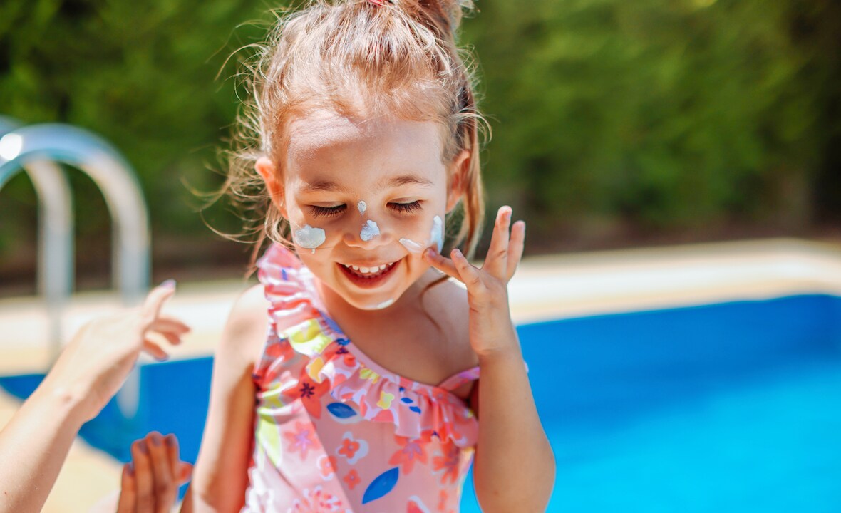Zo weet je zeker dat je kind goed beschermd is tegen de zon | Flair