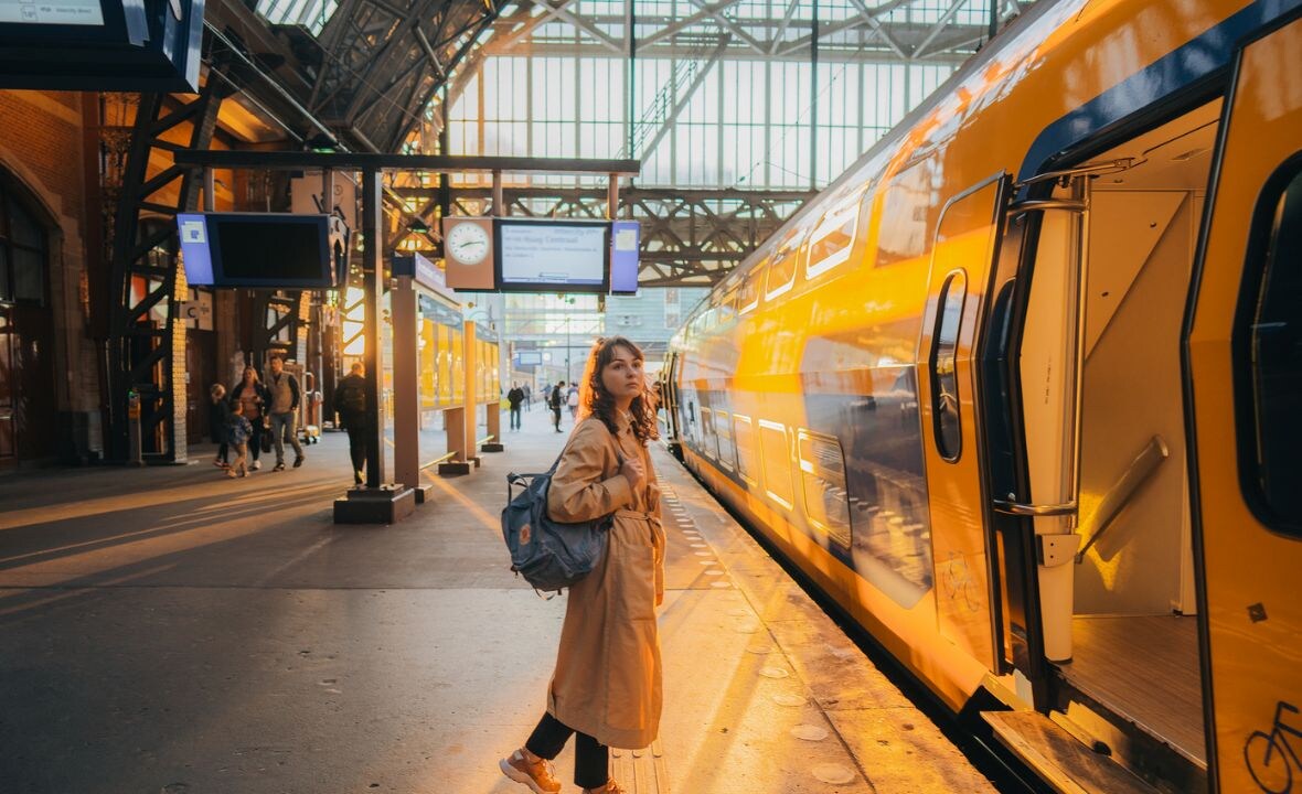 Sta je te wachten op de trein? Dít bedrag wordt afgeschreven | Flair