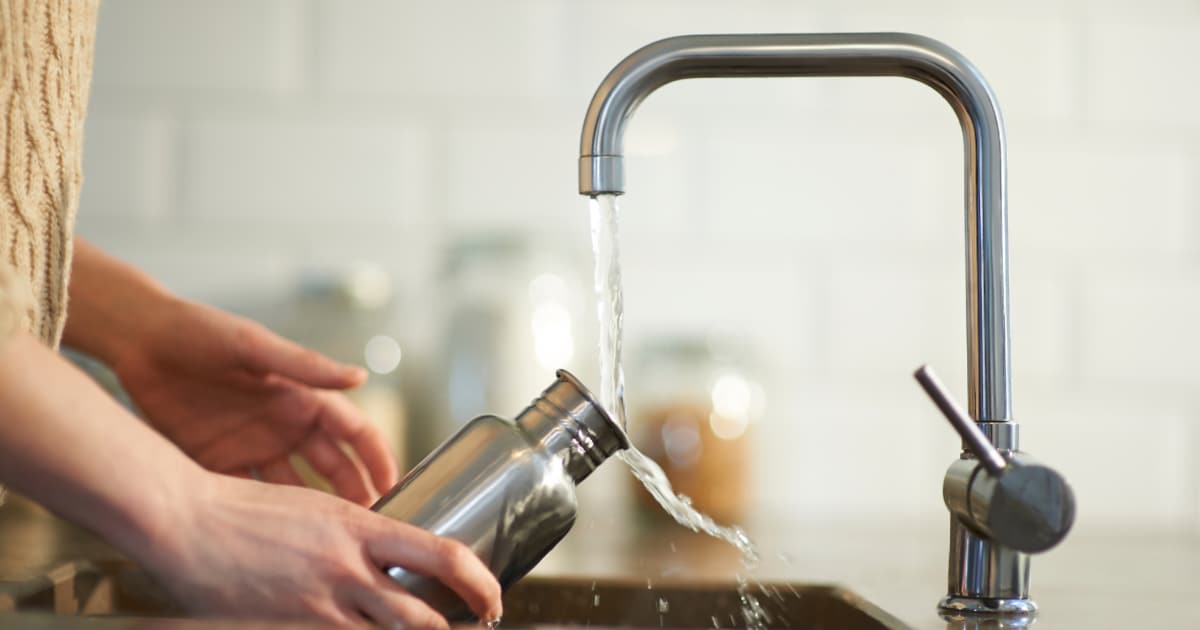 Drinkwater en douchen wordt duurder: zó kun jij water (en dus geld ...