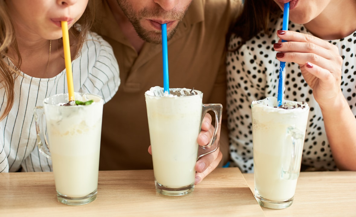 Déze nieuwe TikTok trend zou voor meer rimpels zorgen, maar is dat echt ...