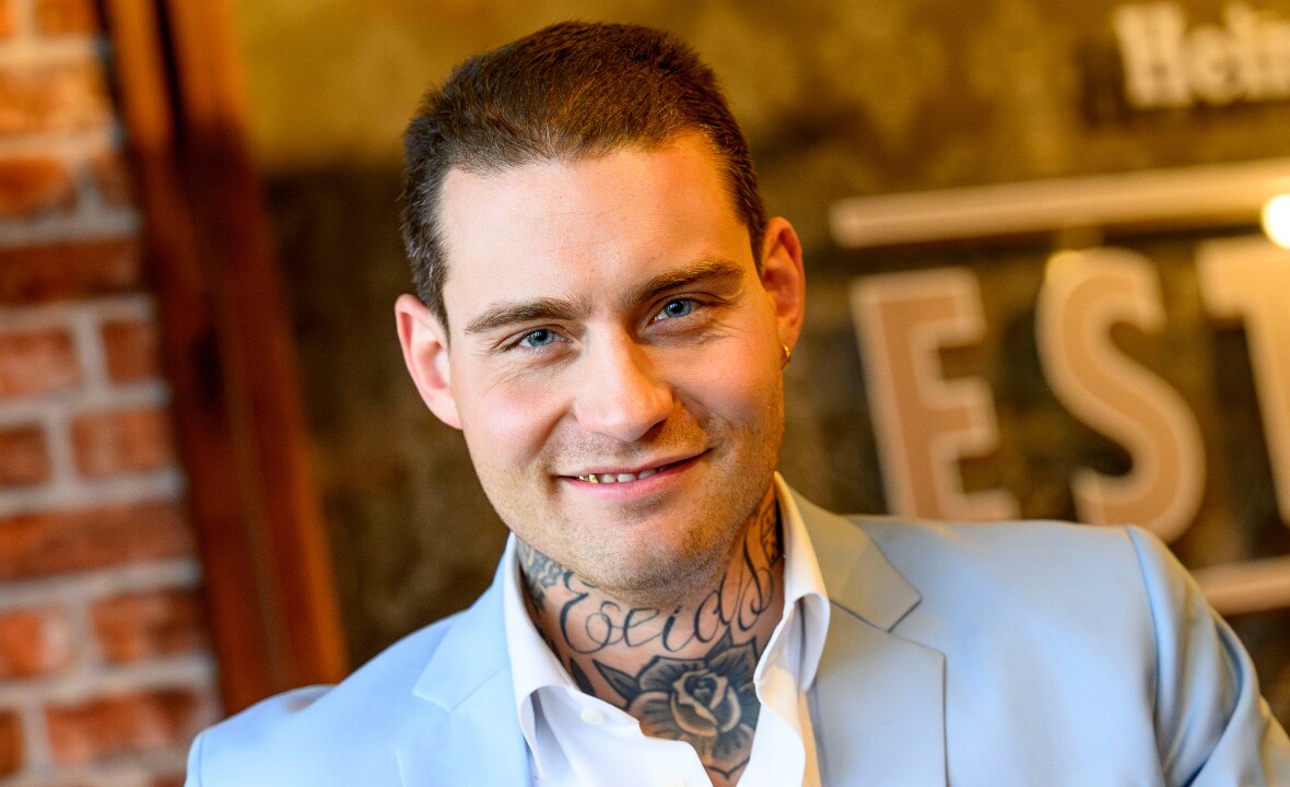 Douwe Bob dankbaar voor verloofde: ‘Zij heeft aan mij gezien wat ...