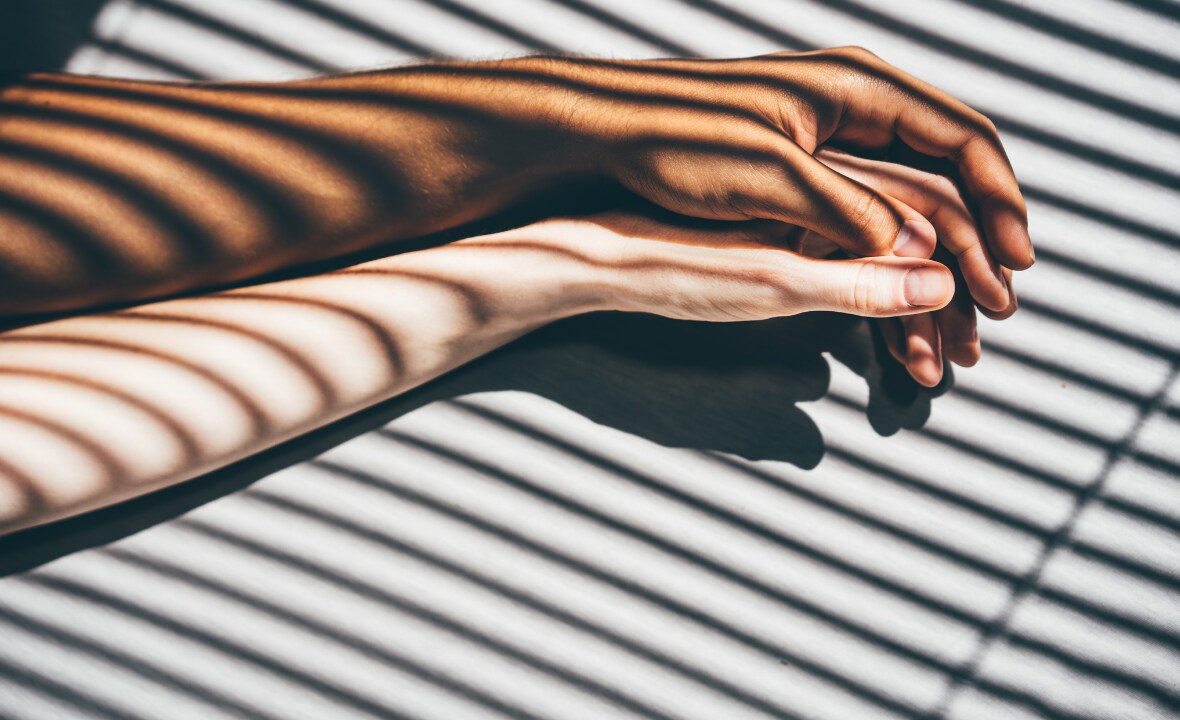 Happy End: ‘Ik gehoorzaam, natuurlijk, en buig me voorover’ | Flair