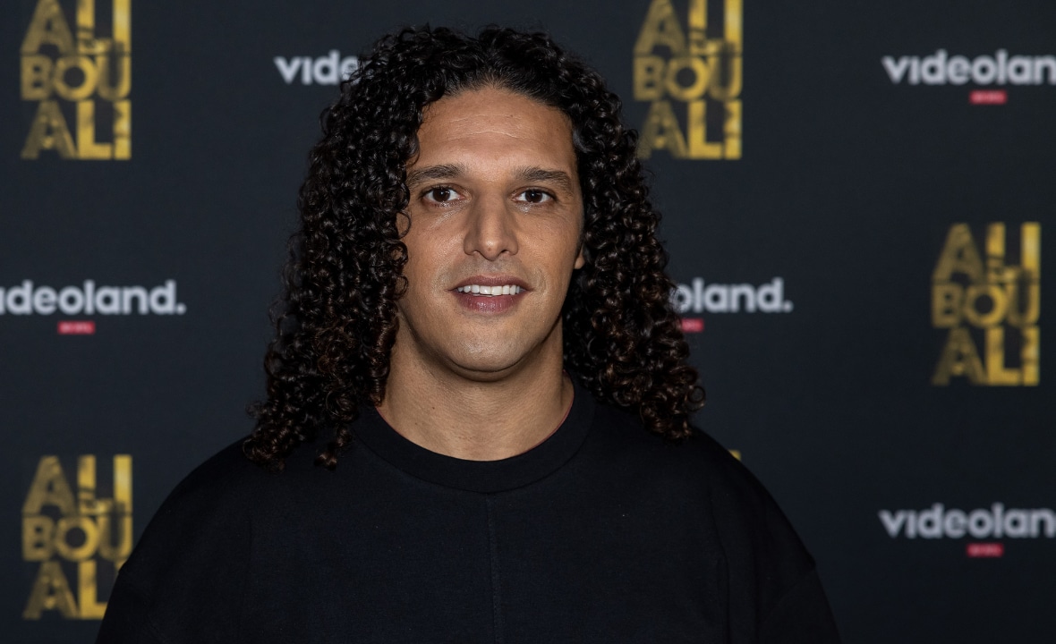 Híerom is de advocate van Ali B minder te zien in ‘Shownieuws’ | Flair