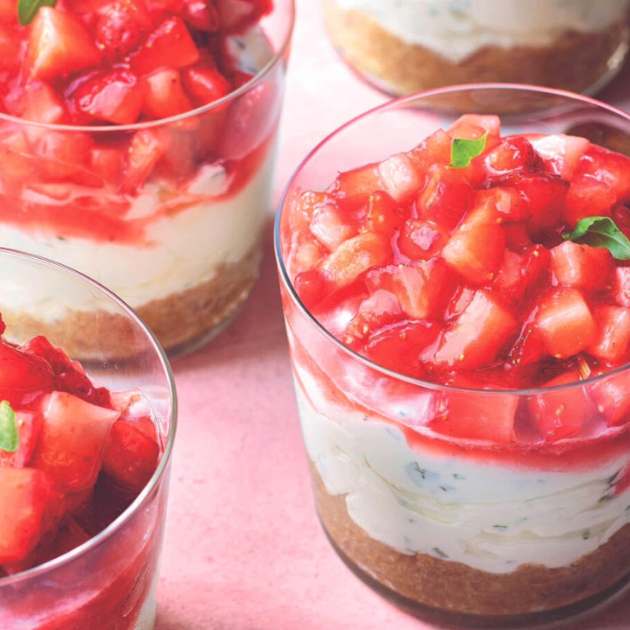 Oh schnitt: Hema komt met speciale roze tompoucetaart