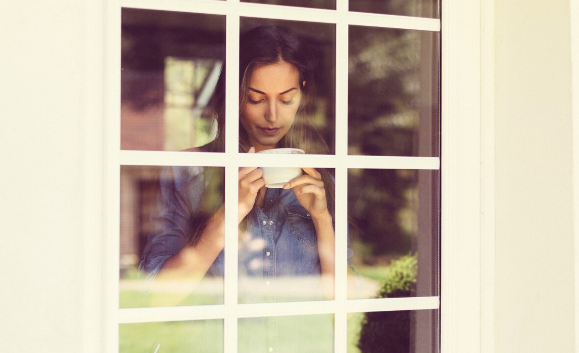 Opgebiecht: ‘Onze buurman flirt vreselijk met mij’ | Flair