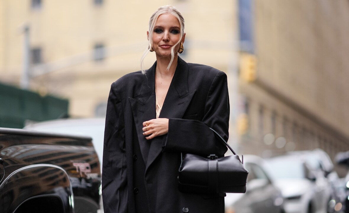 Dit zegt zwarte kleding over je persoonlijkheid | Flair