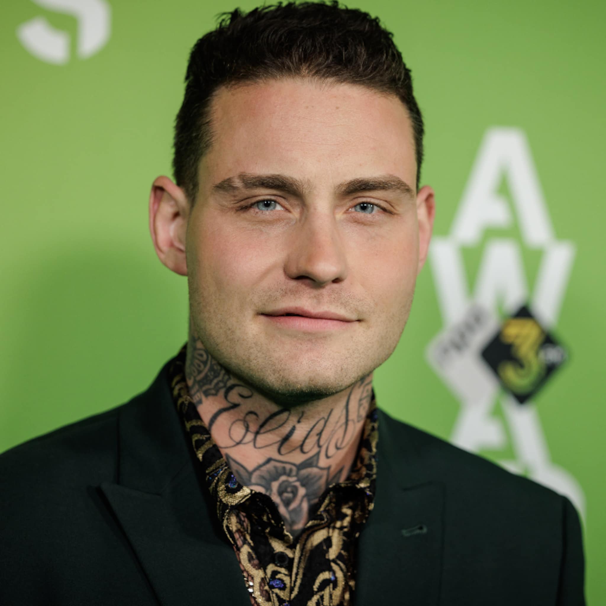 Douwe Bob heeft het zwaar met het verlies van zijn zoontje