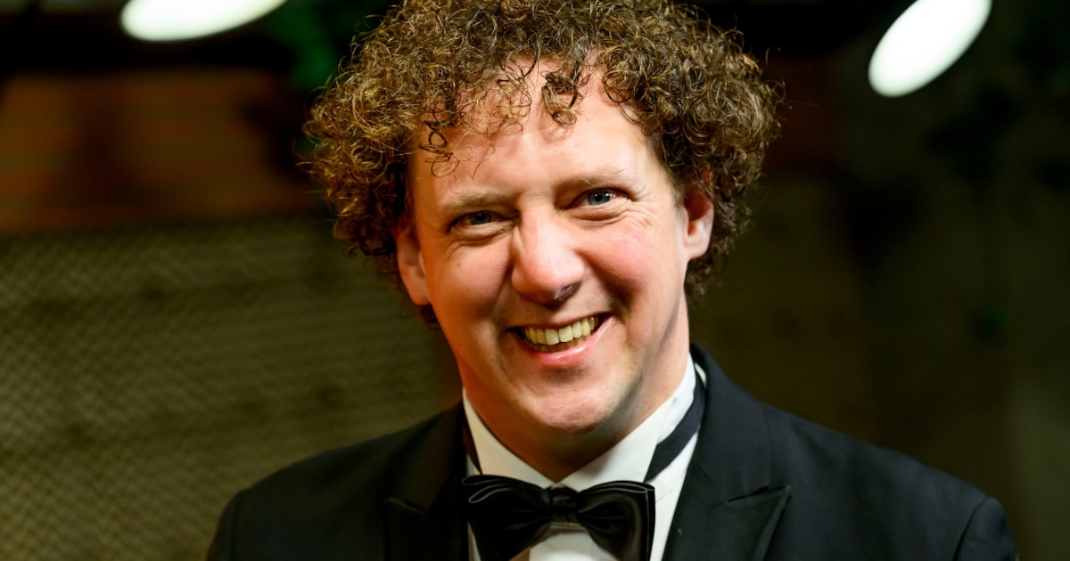 Jochem Myjer vraagt aandacht voor zeldzame ziekte van dochter | Flair