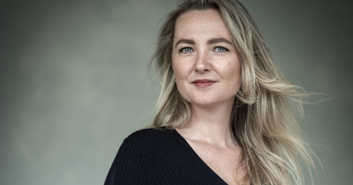 Lizzy (34) maakt een podcast over single zijn | Flair