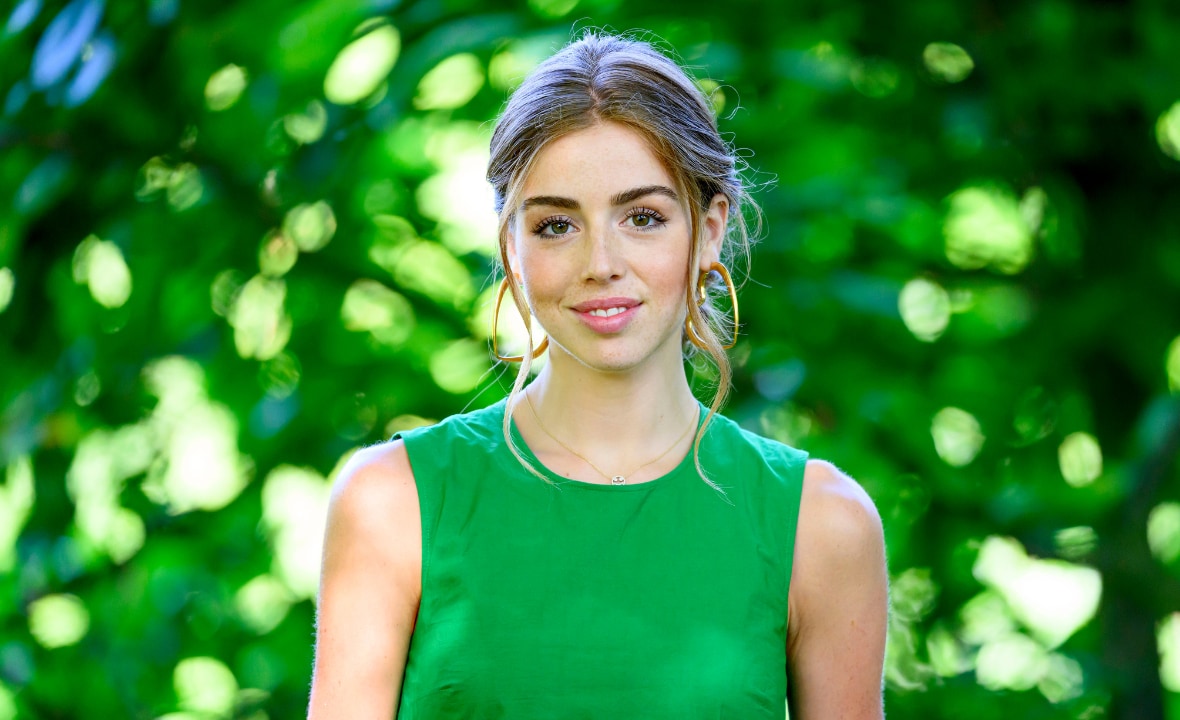 Royal look: hier scoor je de groene jurk van Alexia