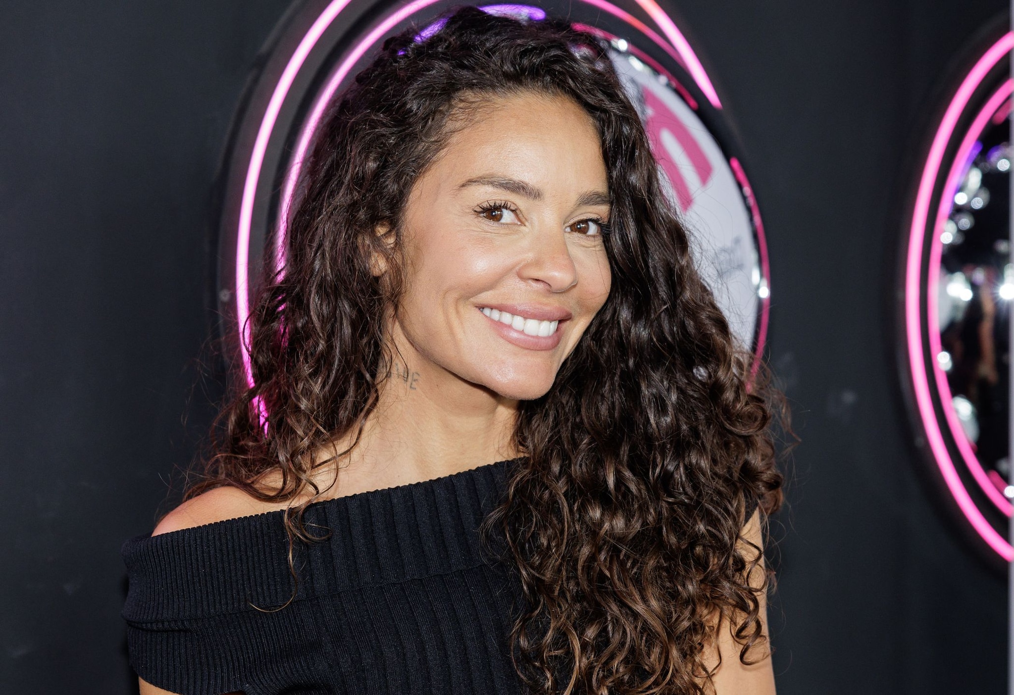 Fajah Lourens is weer smoorverliefd. En dit is haar nieuwe vriend