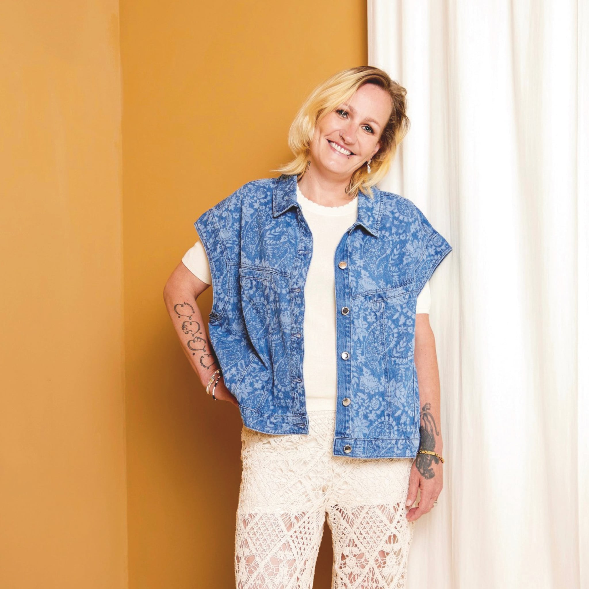 Joan (30) werd bekend door ‘Love Island’