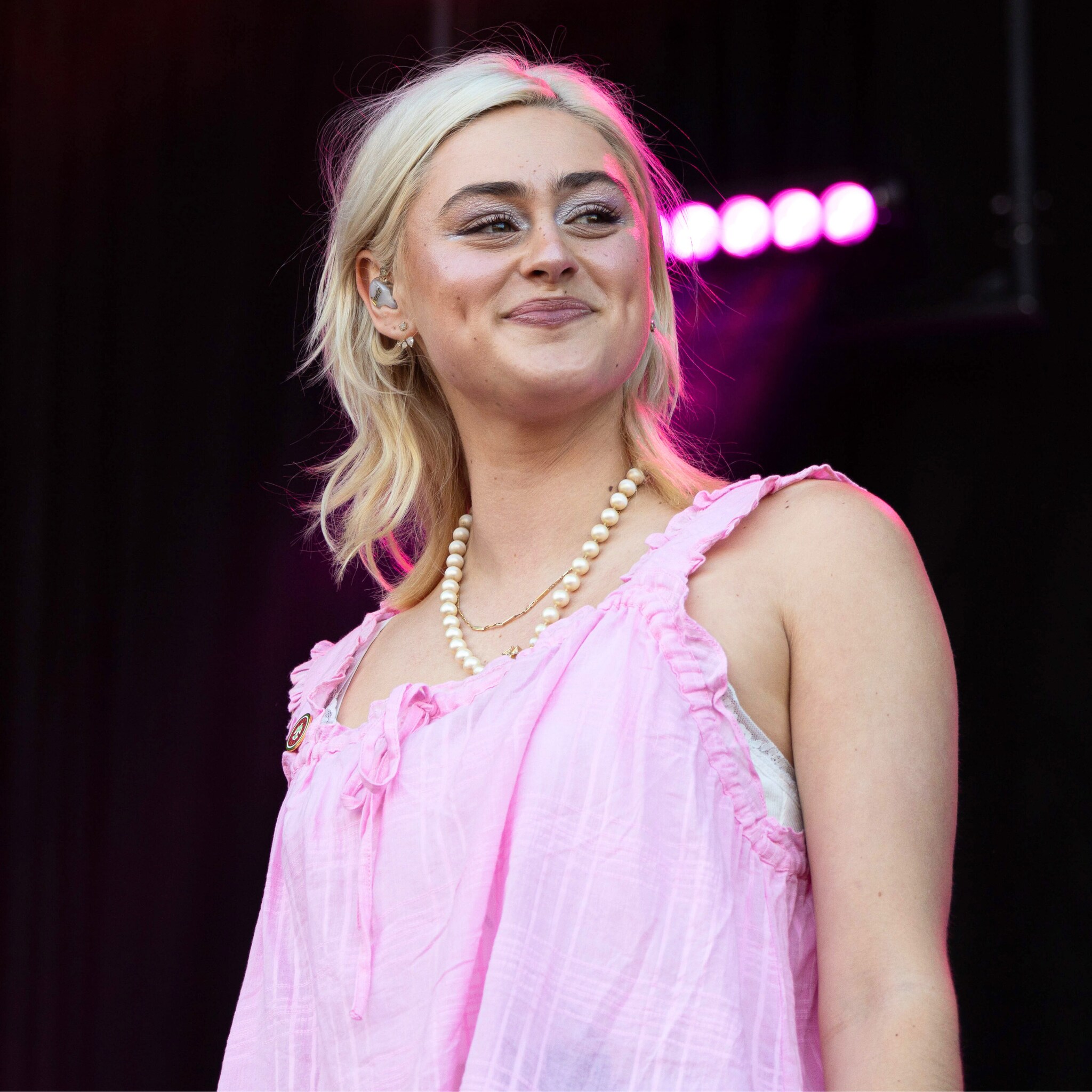 Smoorverliefd op haar: dit is de partner van rapper Snelle